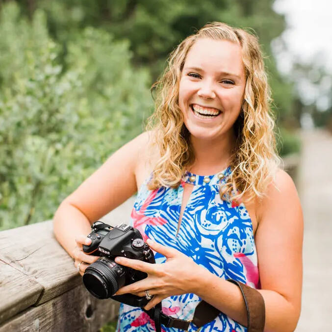 Stephanie Z Profile - Classic Photographers